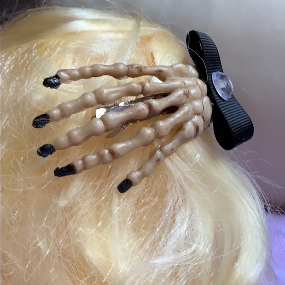 unbranded | Accessories | 3 Creepy Skeleton Hand Hair Clip For ...